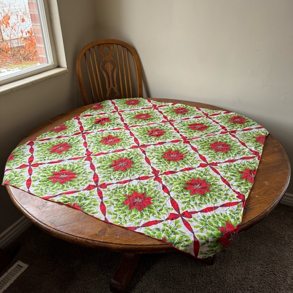 Holiday | Vintage Square Red Green Poinsettia Tableclothquilt Square ...